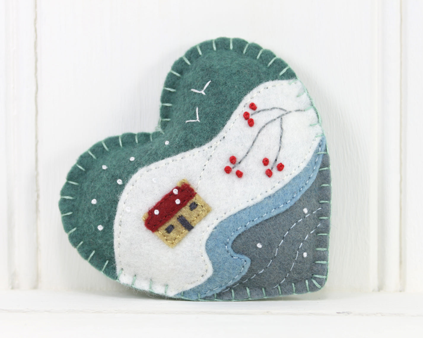 Embroidered Felt Winter Landscape Christmas Ornament – Tilly & Puffin
